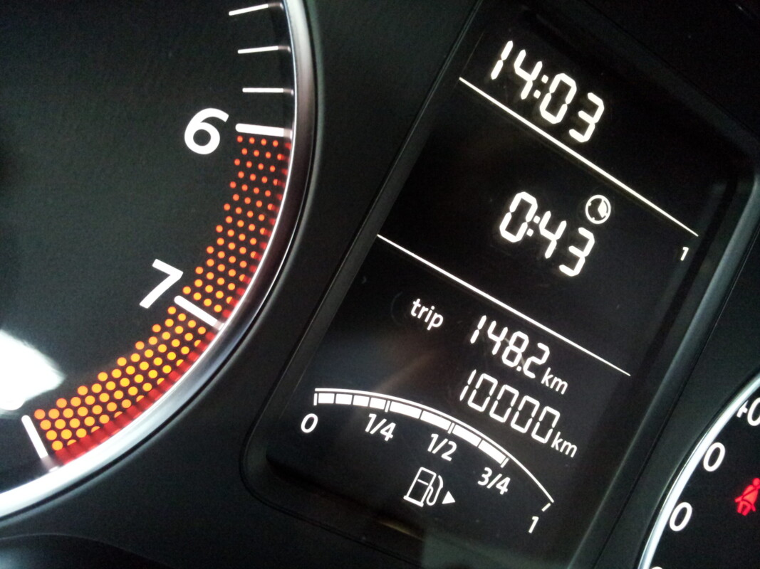 10,000 km on the instrument cluster! | VW Polo 6R DIY Workshop