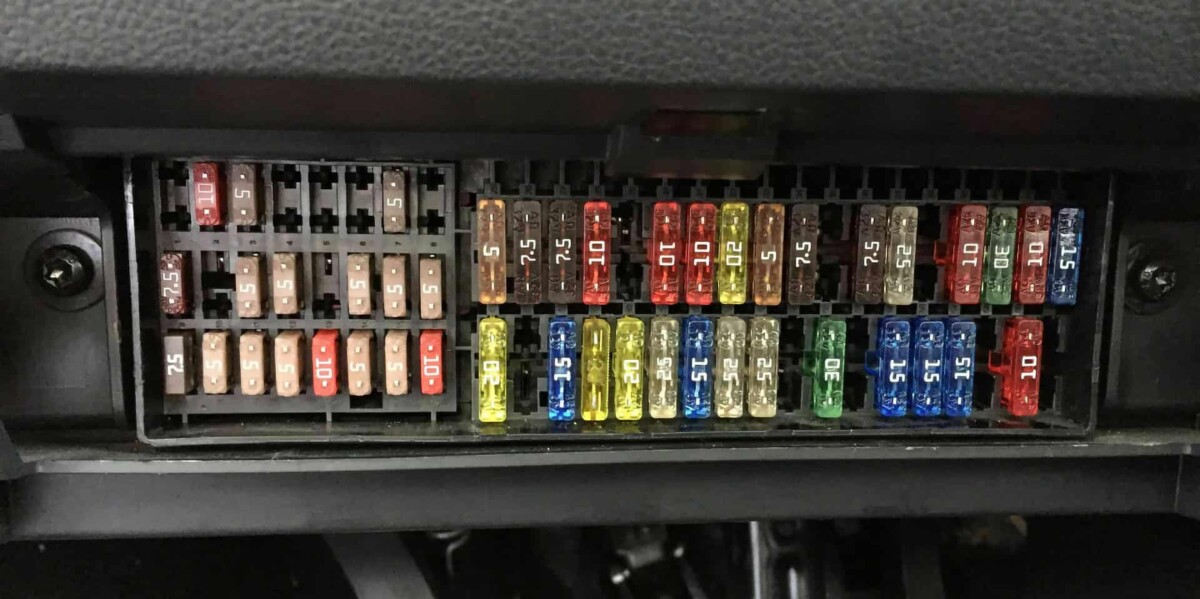 Fuses and Relays in Polo 6R | VW Polo 6R DIY Workshop